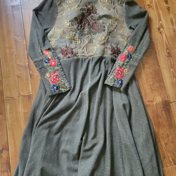 Aratta | Jackets & Coats | Aratta Dark Green Floral Embroidered Long ...